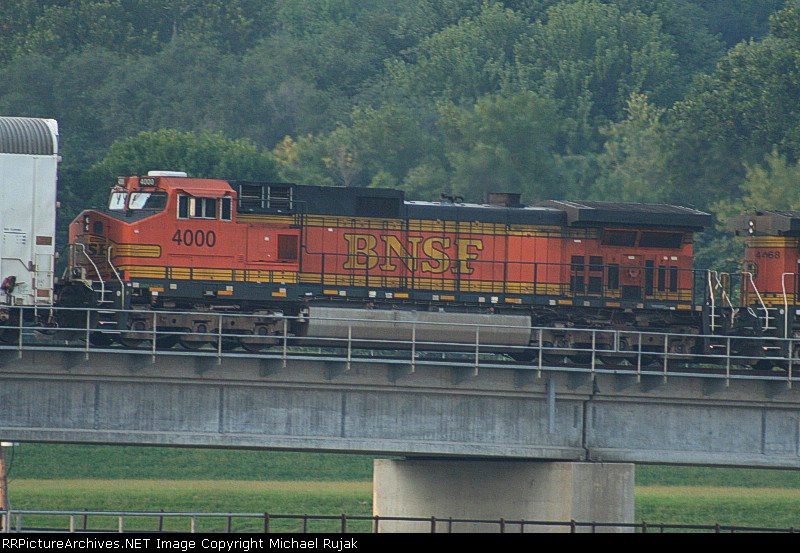 BNSF 4000